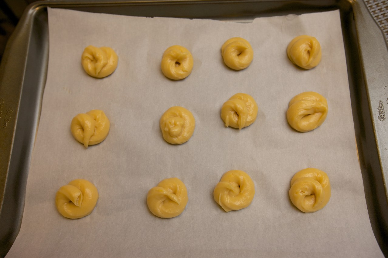 Sfinge di San Giuseppe (St. Joseph’s Cream Puffs) | Mommalatteskitchen